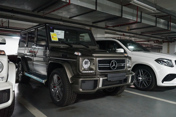 奔驰g65 g63玄武皂石红 钯银 铂金灰 靛蓝灰奔驰4S店现车