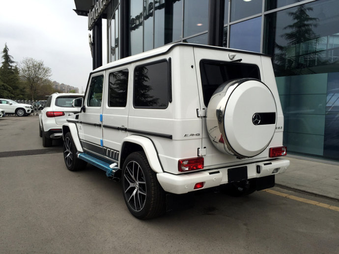 奔驰g65 g63玄武皂石红 钯银 铂金灰 靛蓝灰奔驰4S店现车