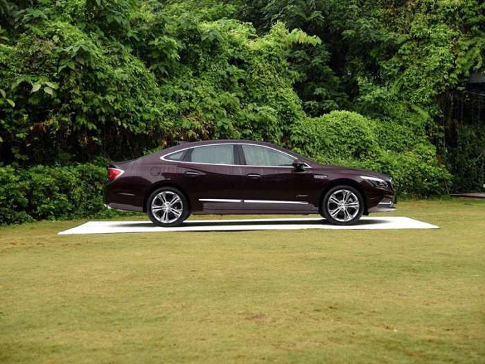 2.0T＋9AT标配全景天窗，气势不输奥迪A6L！