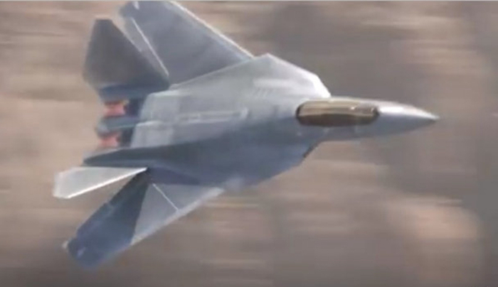 军迷热议歼20能否上航母，美国却早将F22舰载型下马