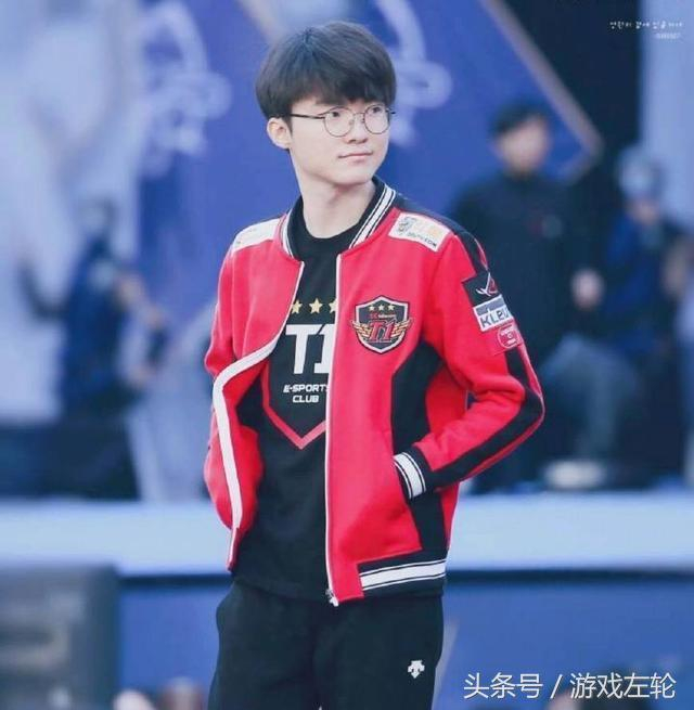 SKT晒新队服，三颗星星无影无踪，王朝陨落