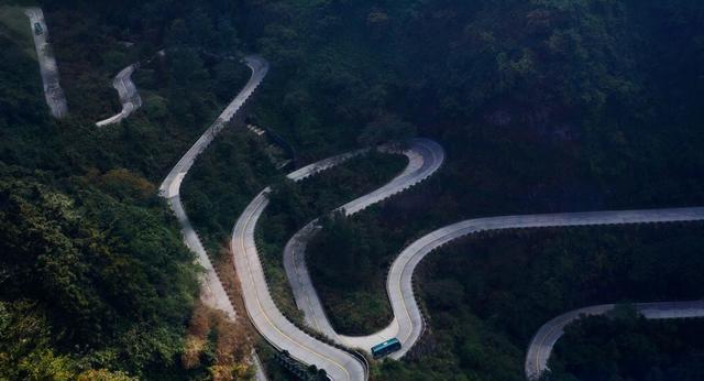 张家界天门山盘山公路99道弯 张家界天门山 盘山 公路 新浪新闻