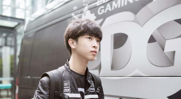 Zet离开EDG，队友教练送暖心祝福