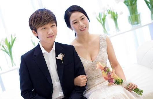 EDG主教练Nofe今日大婚, 前ROX成员全部到场!