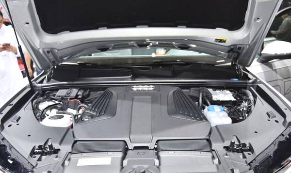 轴距3米，最大续航1070km，2.0T+8AT，80万买奥迪混动大SUV？