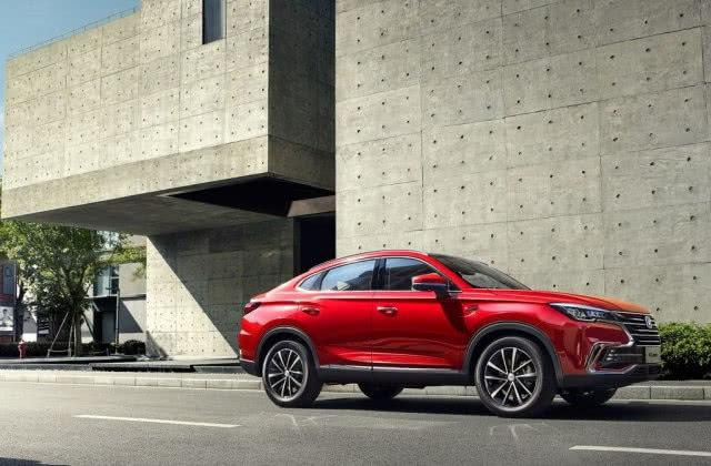 总算没白等！国产版宝马X6，仅11万，比VV7气派