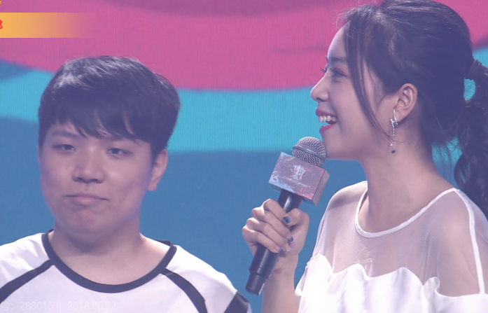 BLG击溃IG晋级决赛，网友：这次我支持AJ夺冠