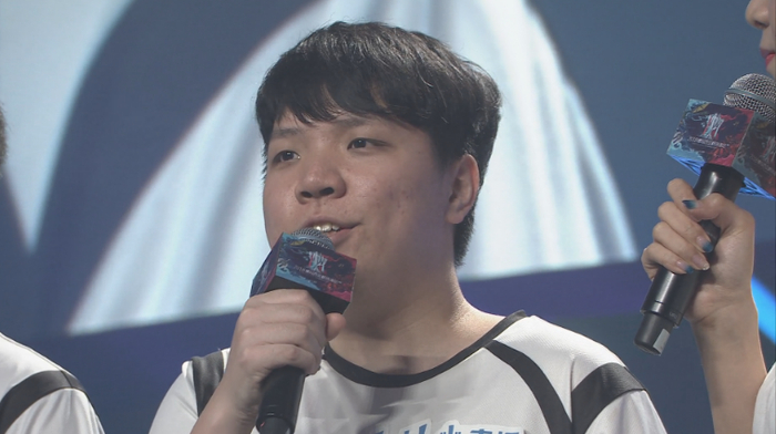 BLG击溃IG晋级决赛，网友：这次我支持AJ夺冠