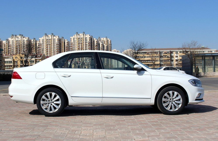 一汽大众最走量的车型，1.5L配6AT油耗逆袭日系车，外观大气稳重
