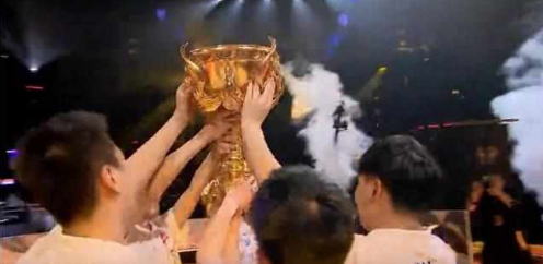 kpl解说狂人透露estar伪装转会qg，橘子转会xq，猫神大概率有下家