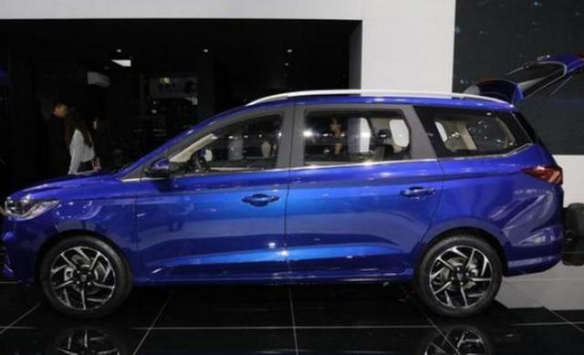 MPV领域再现神车，6座标配1.5L+ESP，价格才是硬道理