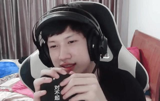 OW国服大佬YJJ 如今画风清奇的吃鸡主播 了解一下？