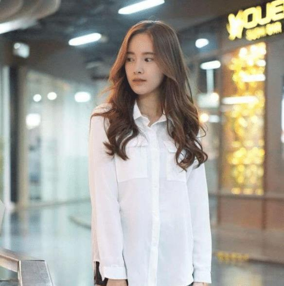 美丽的泰国女孩颜值堪比润娥，让人想起初恋的感觉