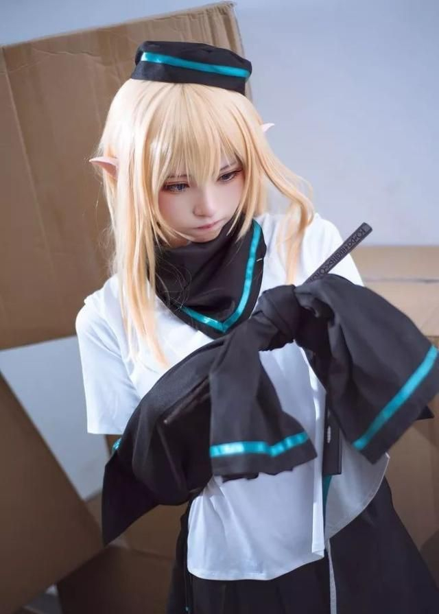 COS美图：明日方舟——杜林，网友：呆萌版冲田总司？