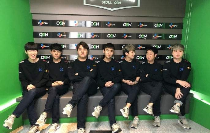 LOL: KZ战队辅助单排打上韩服第一, 2002年出生, S9无法上场比赛