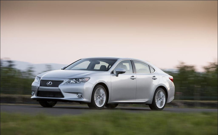 养一台雷克萨斯ES200，一年要多少钱？车主算出来你可能不信