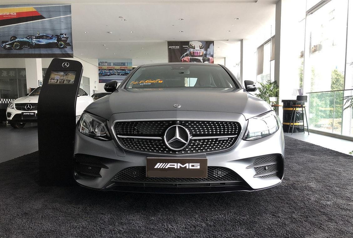 2019款奔驰E43 AMG实拍：它是一台与众不同的奔驰E级轿车