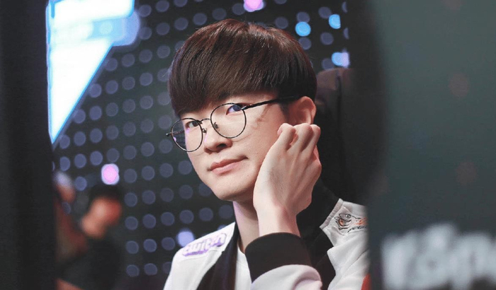 Faker和Rookie再次相遇, 世界第一中单之争, 3分钟单杀观众看傻!|技能|两个人|选手_新浪新闻