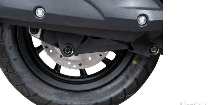 每天100公里左右，铃木UY125和光阳动力150选哪个好？