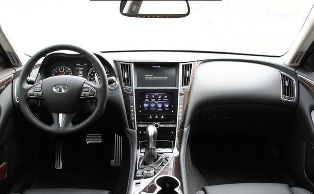 开过奥迪A4L后，再开英菲尼迪Q50，车主：两者差距不小