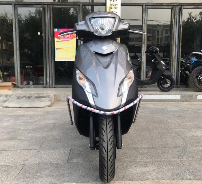 神车UU125低调完成首次改款，增加油水分离器、更年轻运动的配色