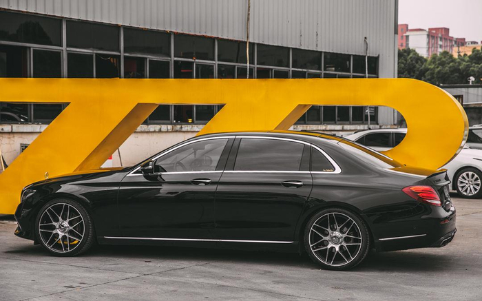 既然选择了尊贵的奔驰，那么我愿意多花两万让这台E300L更显品味