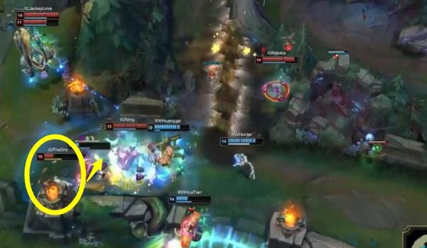 IG赢了第一盘之后为何把Theshy轮换？Duke正对着空调有点紧张