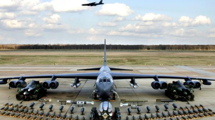 武器更新换代最快的美国，B-52轰炸机为何可以服役近一个世纪？