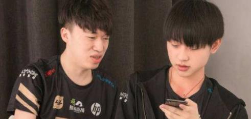 RNG公布S10名单！成功与Uzi续约，上路引进新人，粉丝却想骂人