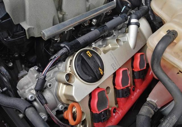 2.4V6奥迪A6L全方位漏油维修，还车主发动机机舱一片干净