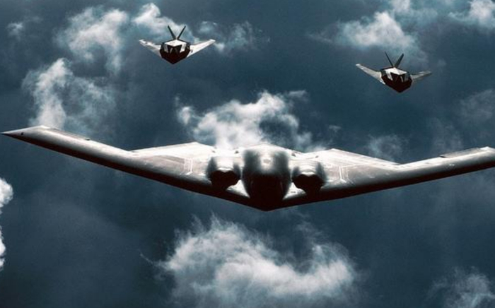 所有军迷的一个疑问，S400能不能击落美国的B52，B2轰炸机呢？