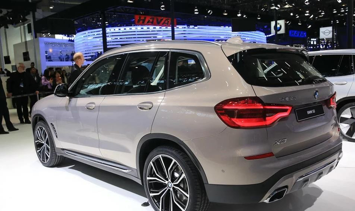 这车仅是宝马X5的一半价，档次直逼奥迪Q5，买奔驰GLC后悔了！