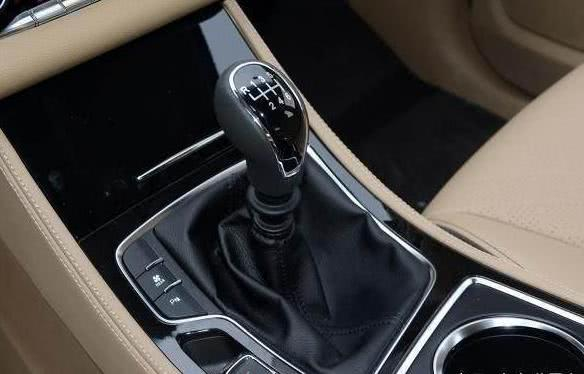 五菱新MPV比宋MAX还豪华，仅10万宝骏730、GL8见着绕路走