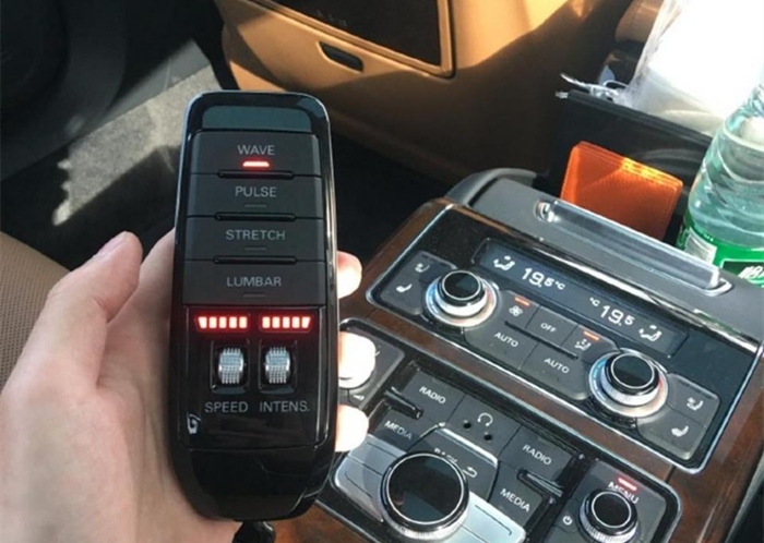 268万买白色A8L W12, 直言这钥匙有分量