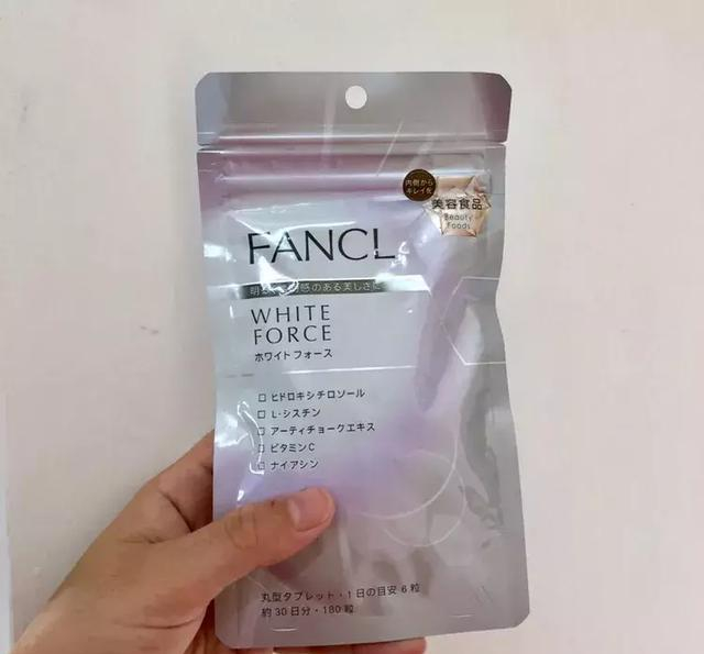 包文婧皮肤黑又黄，她用的美白丸没有说服力啊……