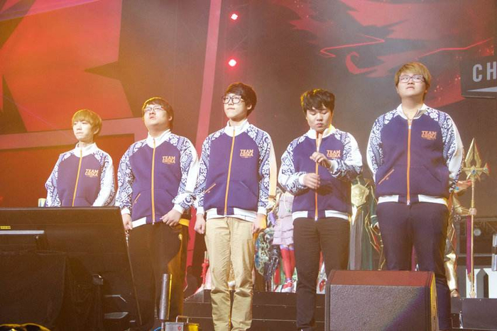 盘点S4到现在LPL赛区的出征服，S6中国红最受欢迎！