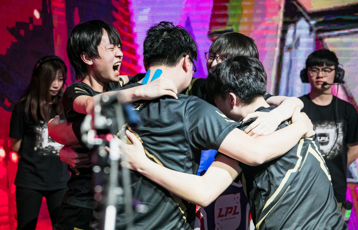 LPL首发名单更新：Martin对决Uzi，Letme和MLXG首发出战