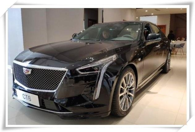 首台19款凯迪拉克CT6黑色实车到店，4S店透露预售价，配四出排气