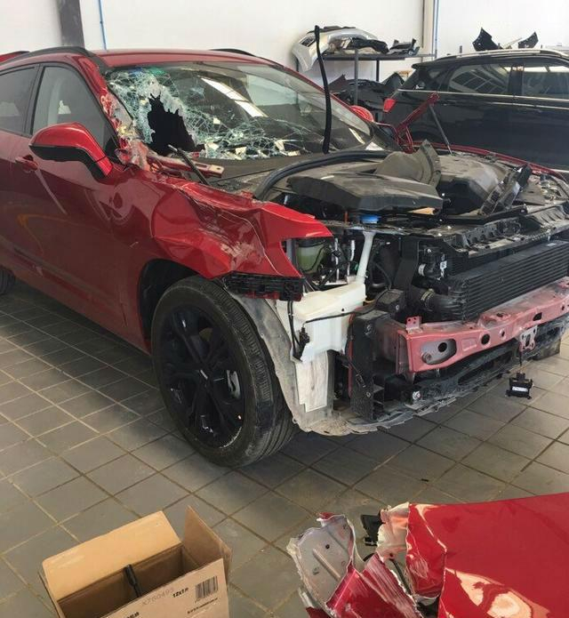 长城魏派4S店内, 看到一辆受伤的VV7, 才知道这车质量怎么样