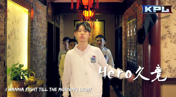 王者荣耀：KPL十二支豪门战队定妆照公开，老帅转GK是最大亮点