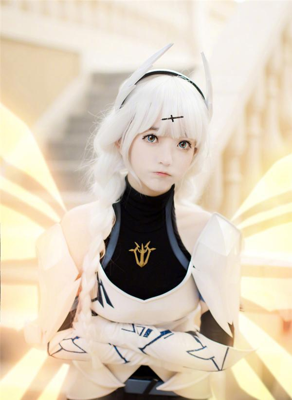 韩国第一美少女Yurisa超美《崩坏3》新COS！激萌琪亚娜