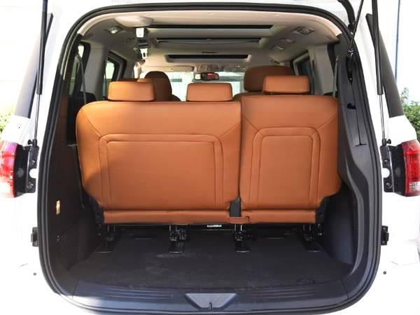 自主MPV对决，上汽大通G10 PLUS比传祺GM8空间大轴距接近3米2