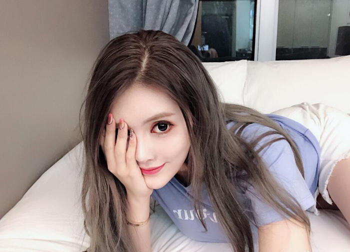 美女游戏主播张琪格将要再度Cos不知火舞，去年衣服50今年198|不知火舞|陈一发|张琪格_新浪新闻