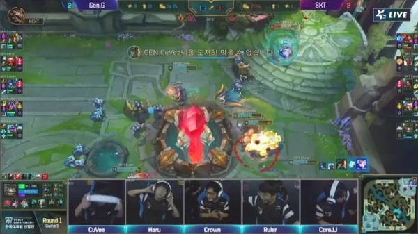 S7双雄对决，Blank一柱子将Faker定在S9，Faker的背影很无奈