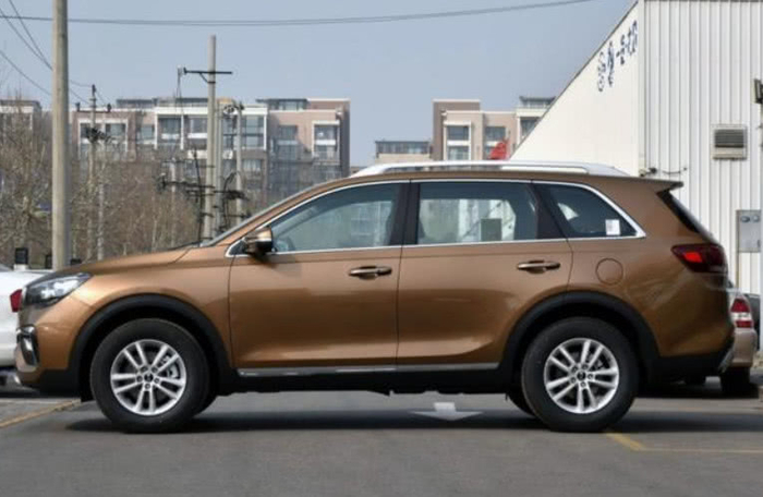 起亚KX7—起亚汽车推的中型SUV，指导价17.98万元起！
