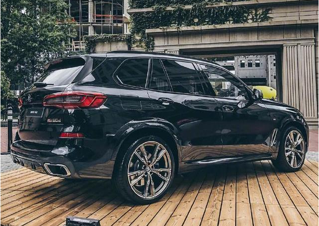 静态解析2019款宝马X5,4.4L+V8标配四驱,欲重新夺回SUV霸主地位