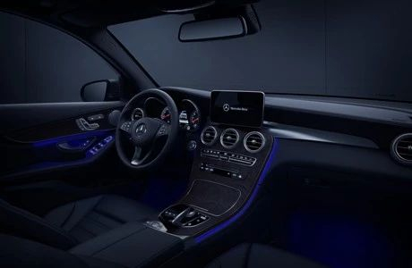 BBA的长轴争斗！当奔驰GLC L VS奥迪Q5L，谁输谁赢？