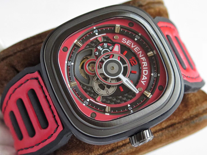 Siri说表：SV工厂测评SevenFriday七个星期五P3B/03红黄腕表