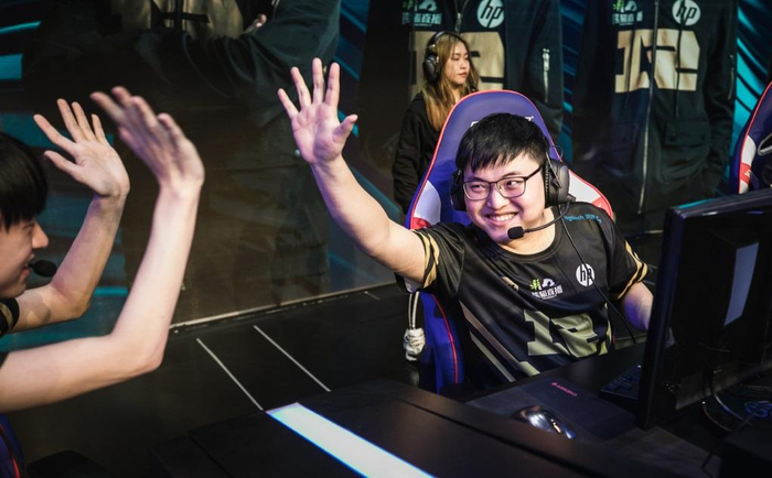 LPL决赛rng获胜, 出道六年uzi终取首冠