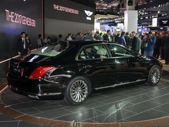 车长5.2米，车重2.5吨，3.3T+8AT只是入门，45万要给BBA好看